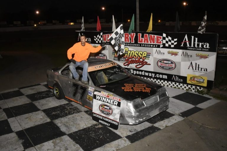 THE CHAMPIONSHIP BATTLES INTENSIFY AT LA CROSSE - La Crosse Speedway