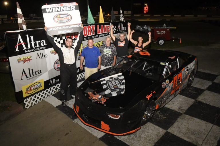 PANITZKE EARNS A HARD FOUGHT WIN AT LA CROSSE - La Crosse Speedway